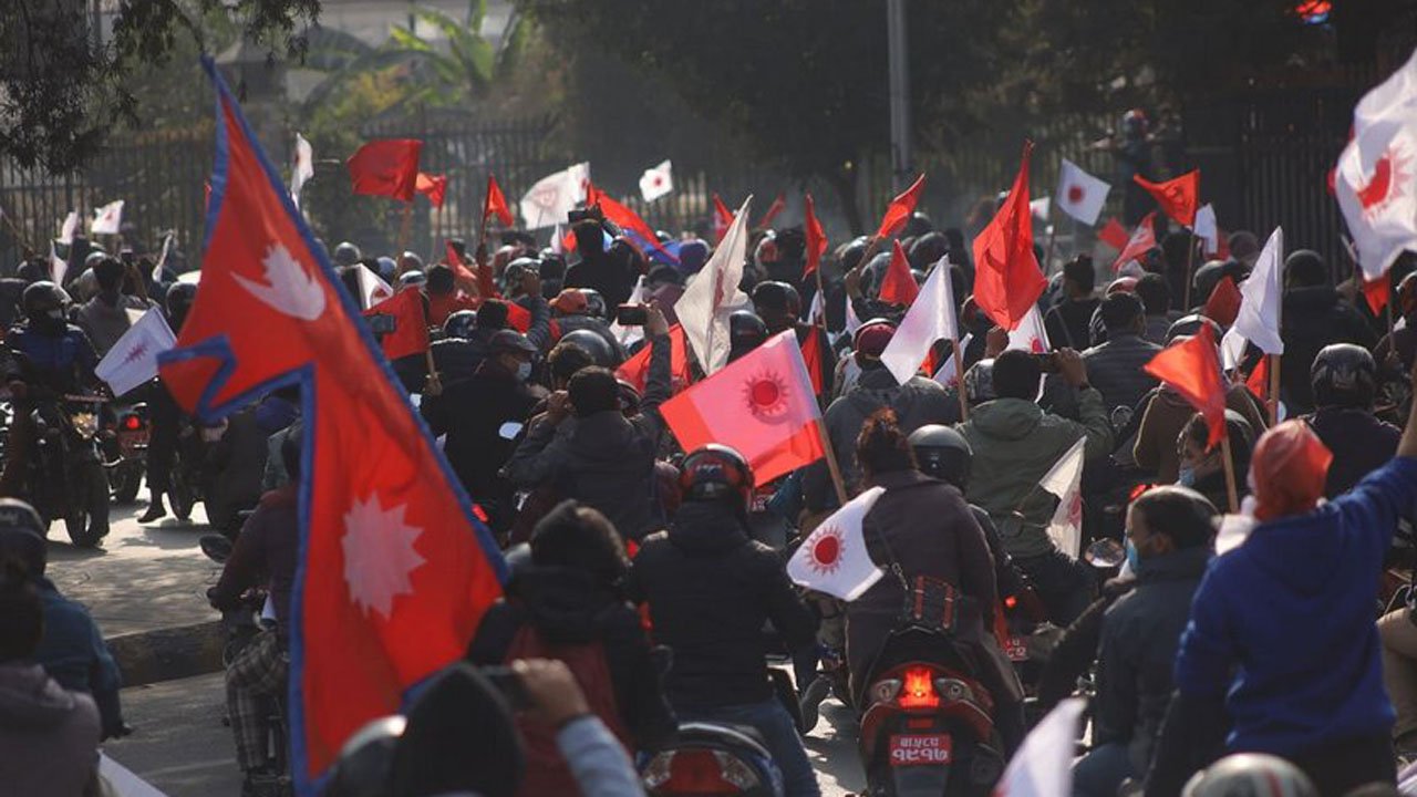 राजधानीमा प्रचण्ड–माधव पक्षको मोटरसाइकल र्‍याली